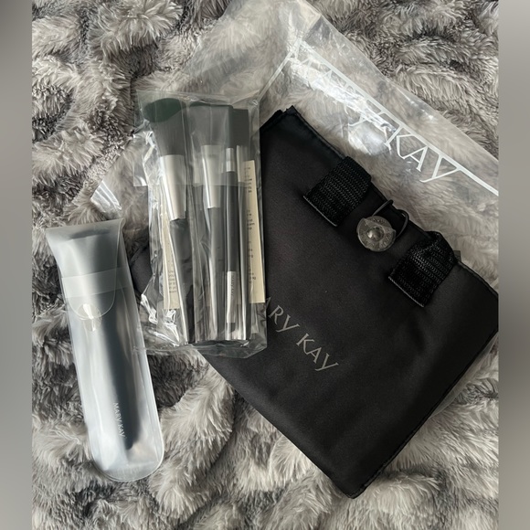 Mary Kay | Makeup | Mary Kay Essentials Brush Collection Black Makeup ...